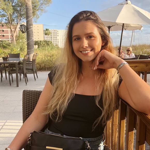 Abbie's Closet (@aoferrell) | Poshmark